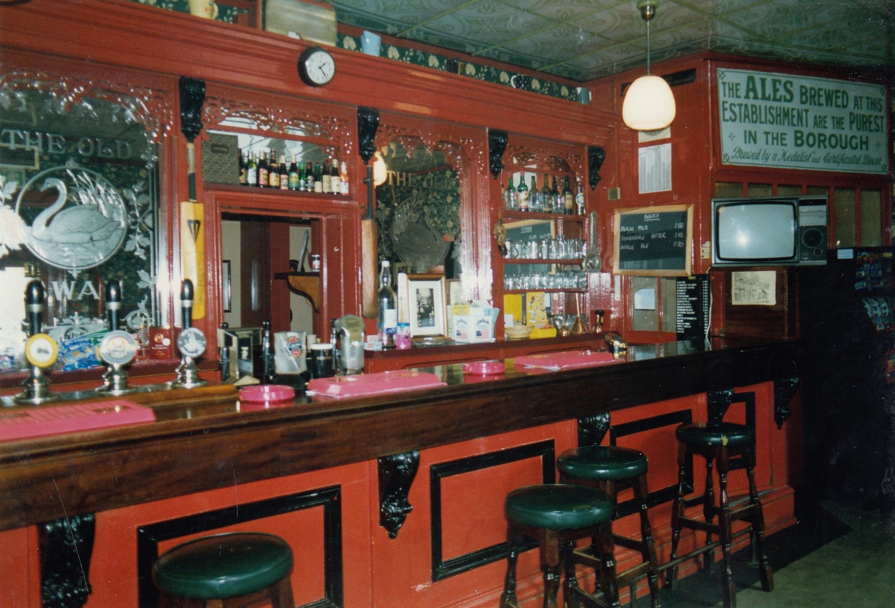 File:Ma Pardoes Netherton, Sept 1992 (6).jpg - Brewery History Society Wiki